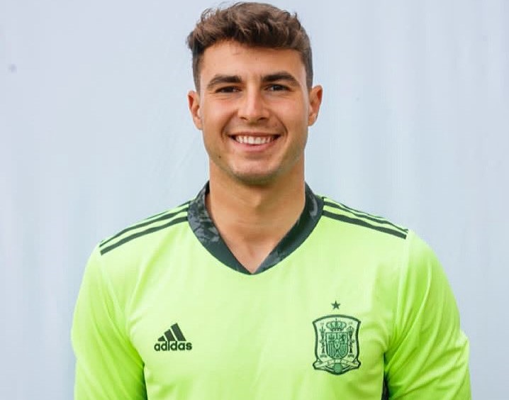Alex Domínguez, con la Rojita - Tinta Amarilla