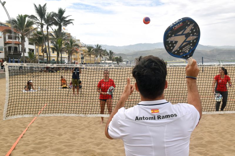 El circuito mundial de tenis playa acaba en Las Canteras - Tinta Amarilla